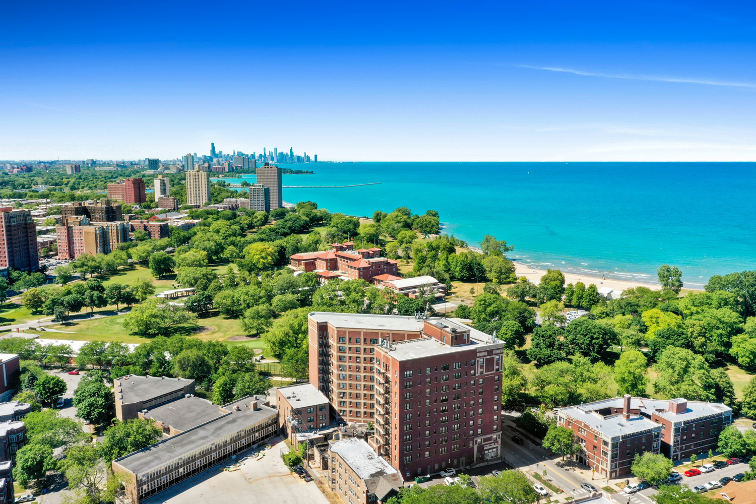 Marcus & Millichap Brokers Sale of 164-Unit Multifamily Property in ...