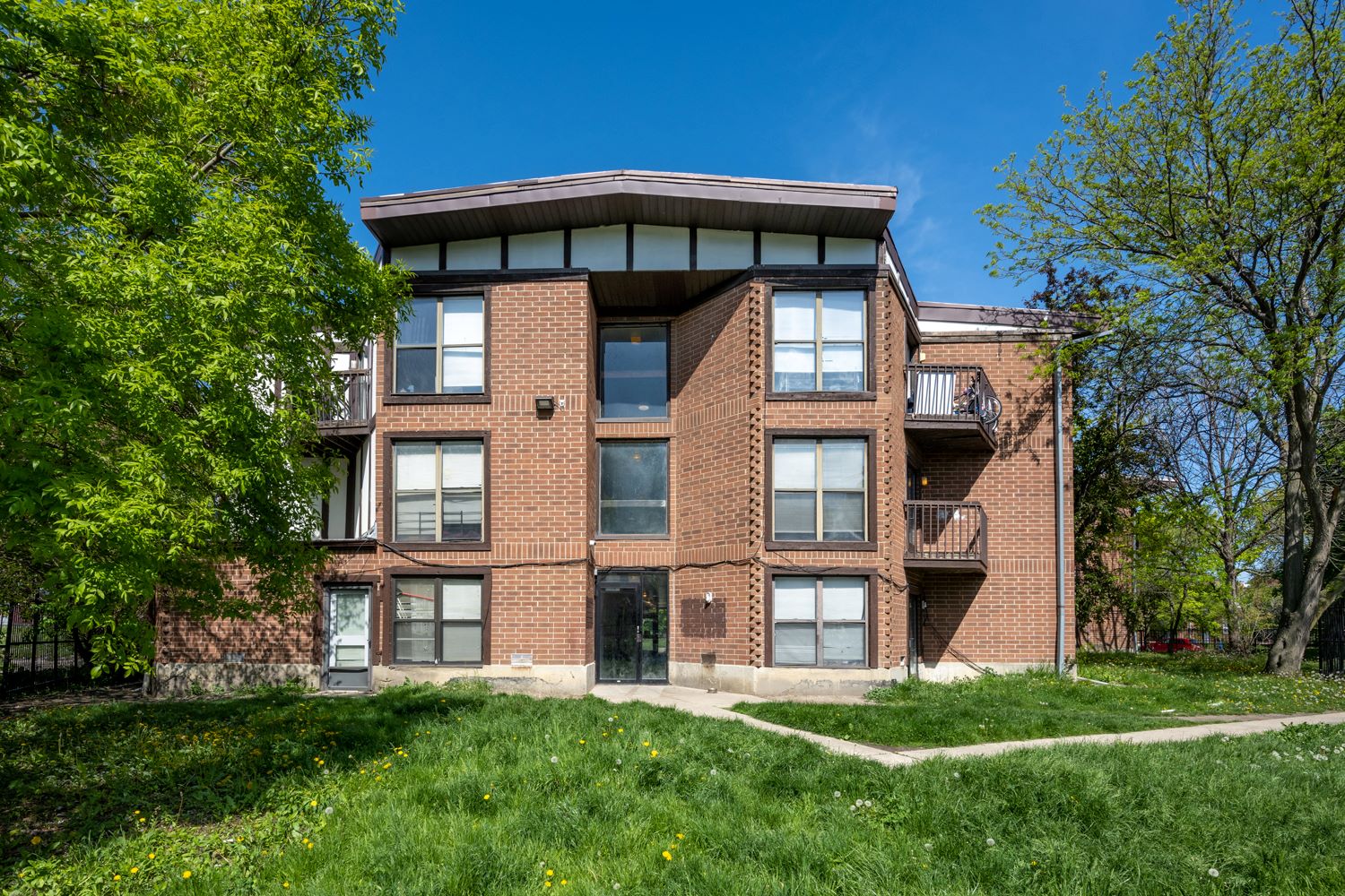 Interra Realty Brokers $11 Million Sale of Apartment Building in ...