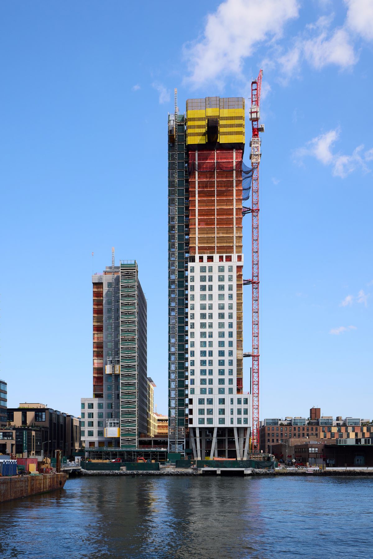 Lendlease Tops Out 1 Java Street, Largest Residential Geothermal Building in New York State ...